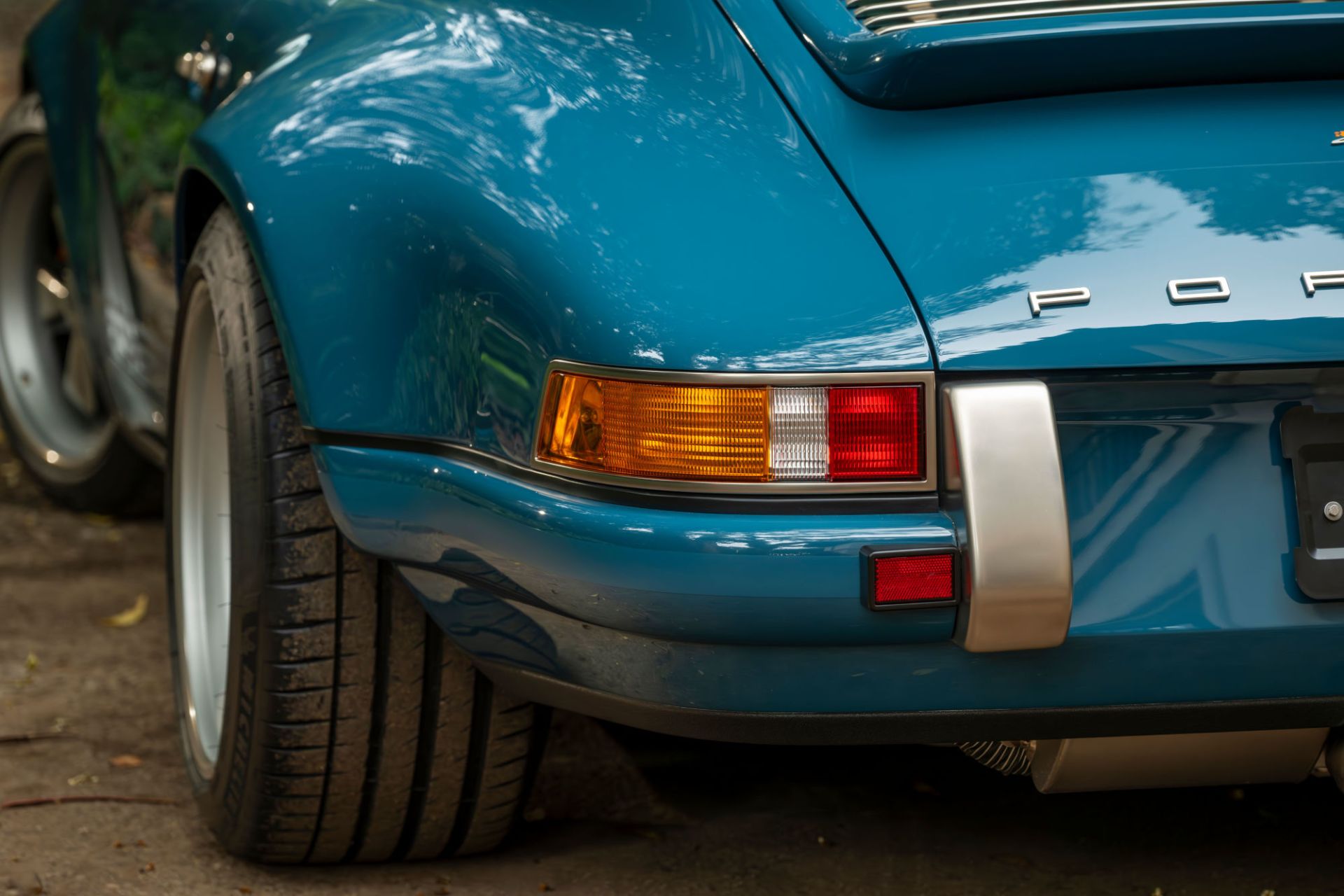 Singer Targa