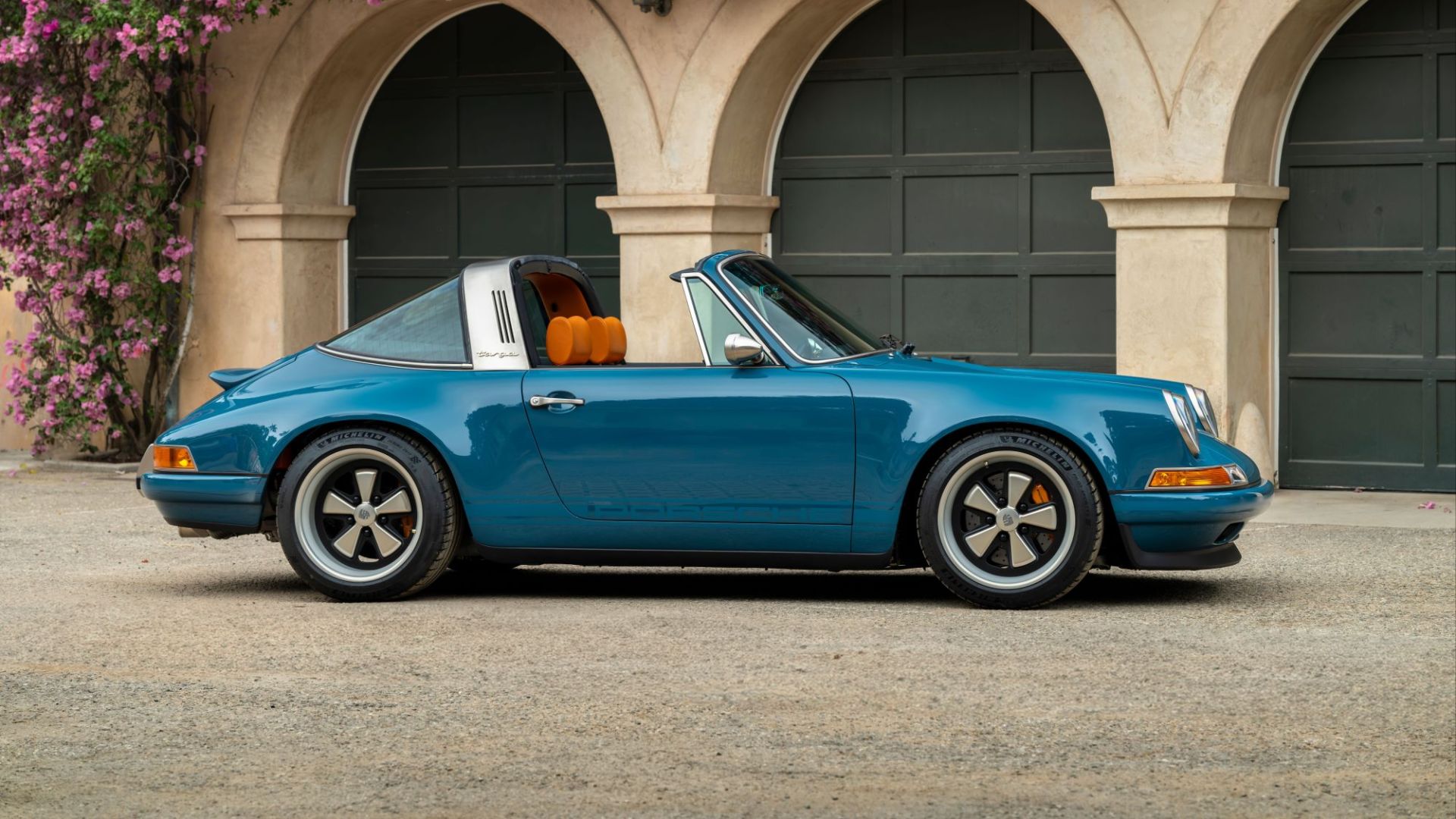 Singer Targa